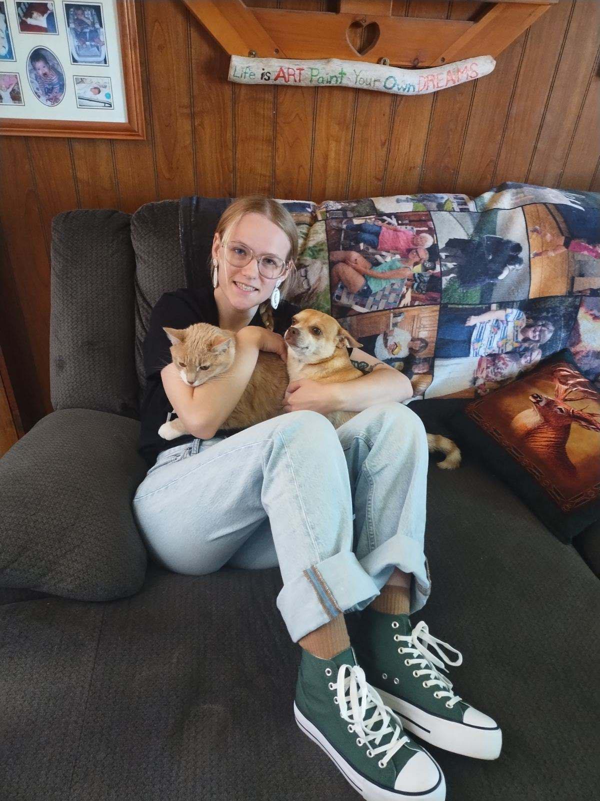 ‘It’s Awesome, I Love It’: Elementary Art Teacher Enjoying Dream Job In ...